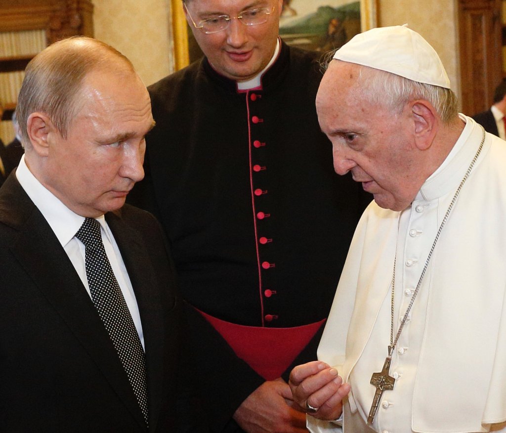 Pope meets Putin; two leaders talk about Ukraine, Syria, Venezuela ...